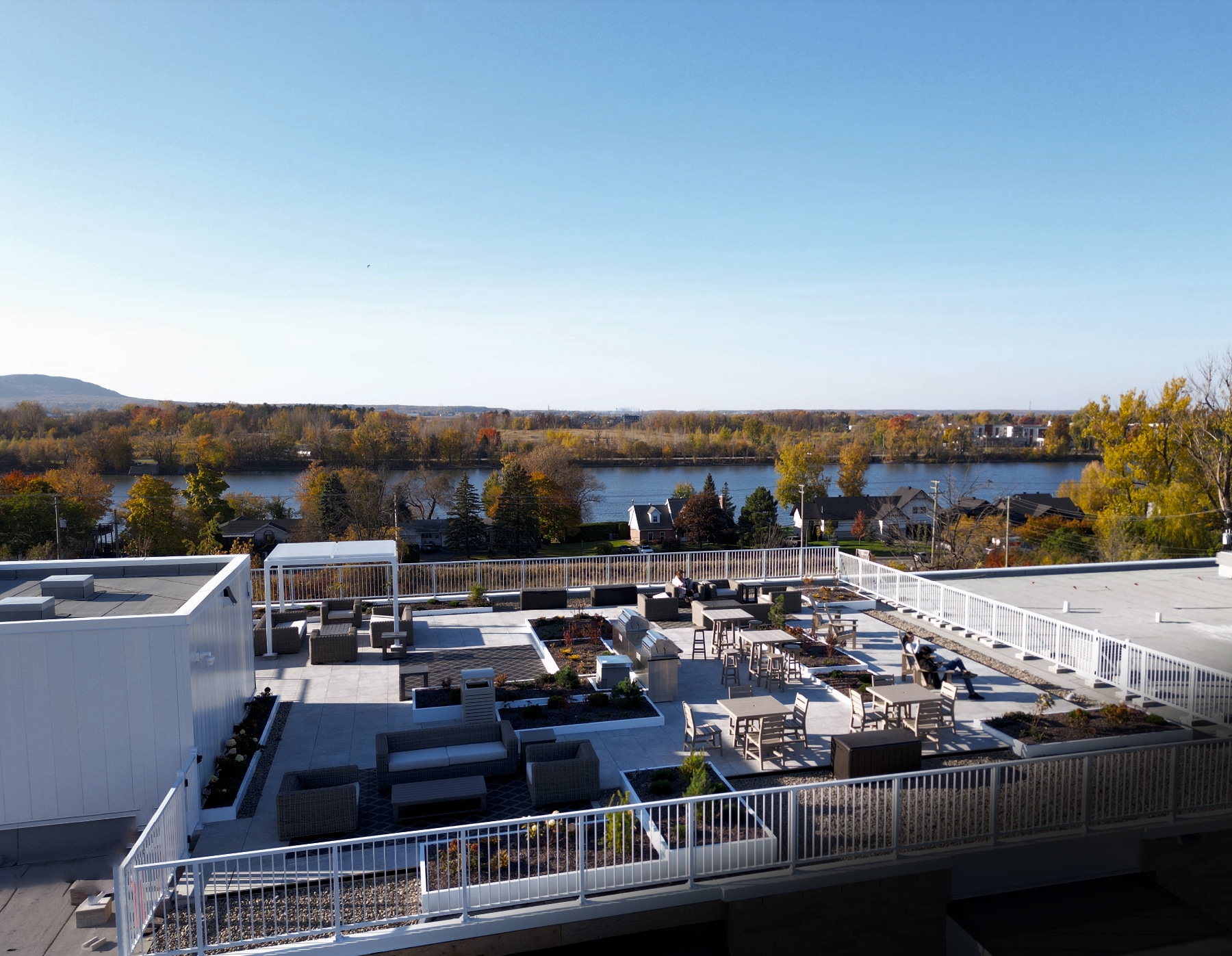 Vallem sur l'eau: Condos neufs à louer à Otterburn Park